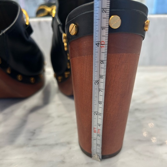 Veronica Beard | Shoes | Veronica Beard Giles Leather Clogs Nwt Gold ...